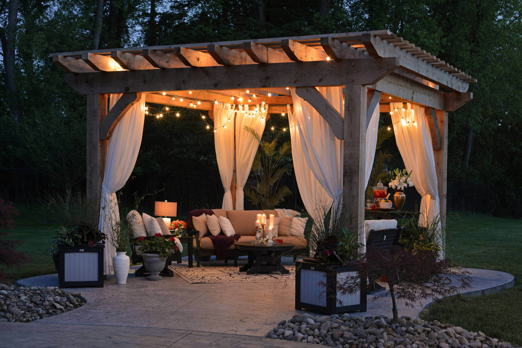 4 Steps on How to Decorate a Gazebo | Primrose UK